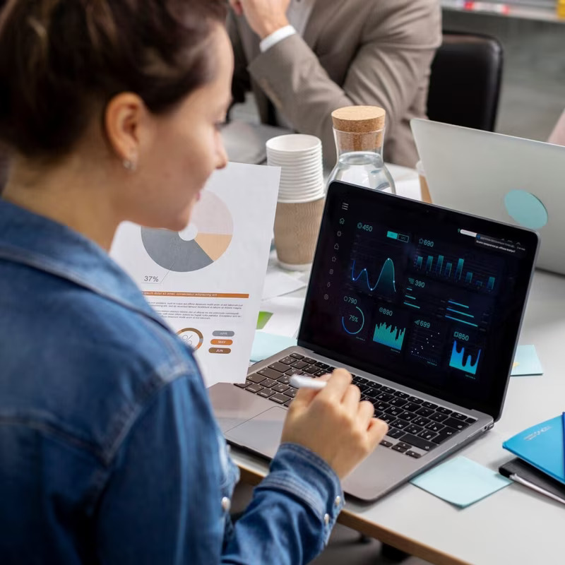 LinkedIn B2B Sales and Marketing 2025: New Features & Tips